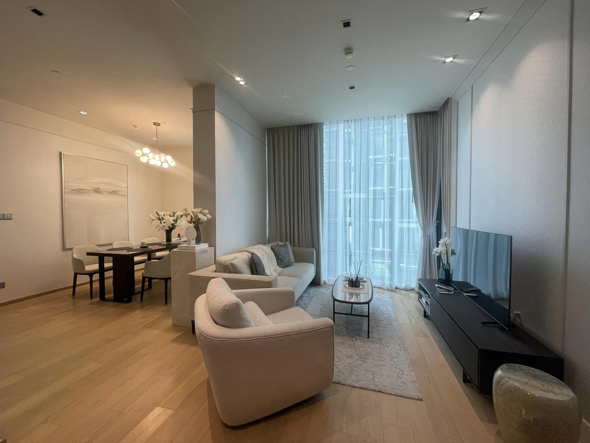 Condo for rent at the heart of the CBD